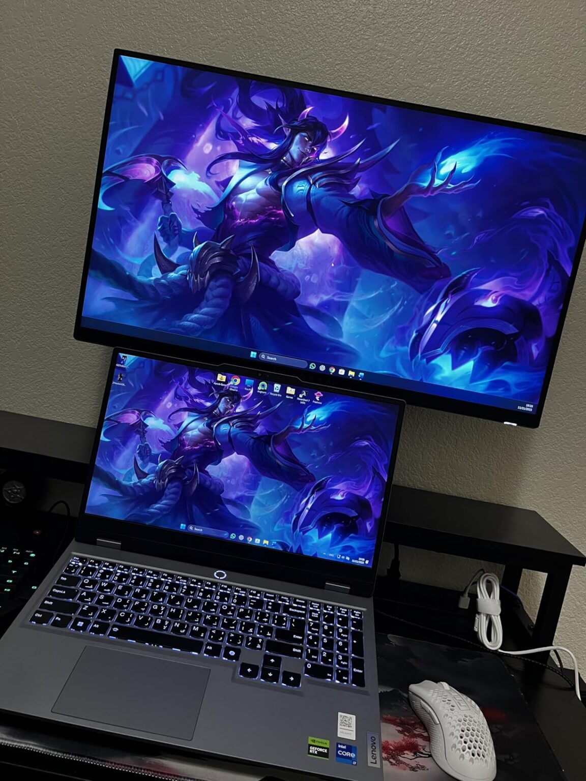15 Best Triple Monitor Setups for Day Trading (April 2026) guide