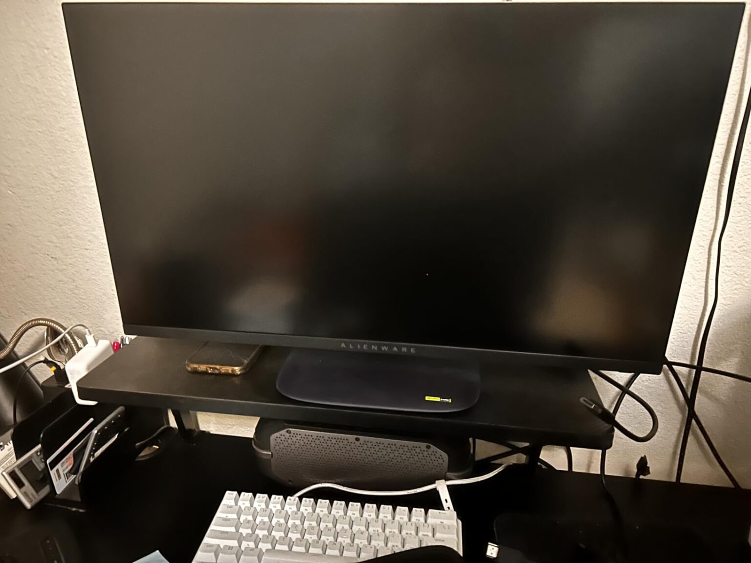 15 Best Triple Monitor Setups for Day Trading (April 2026) guide