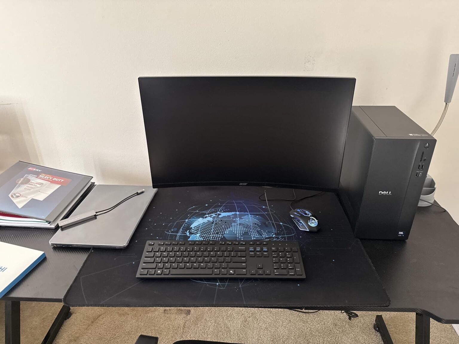15 Best Triple Monitor Setups for Day Trading (April 2026) guide